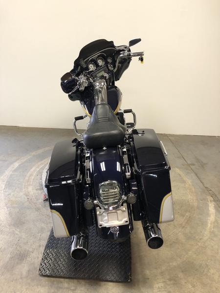 2012-Harley-Davidson®-CVO™-Ultra-Classic®-Electra-Glide®-FLHTCUSE7 ...
